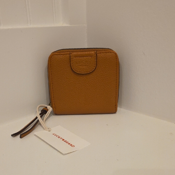 Lucky Brand | Bags | 26 Lucky Brand Tan Leather Wallet Highquality ...